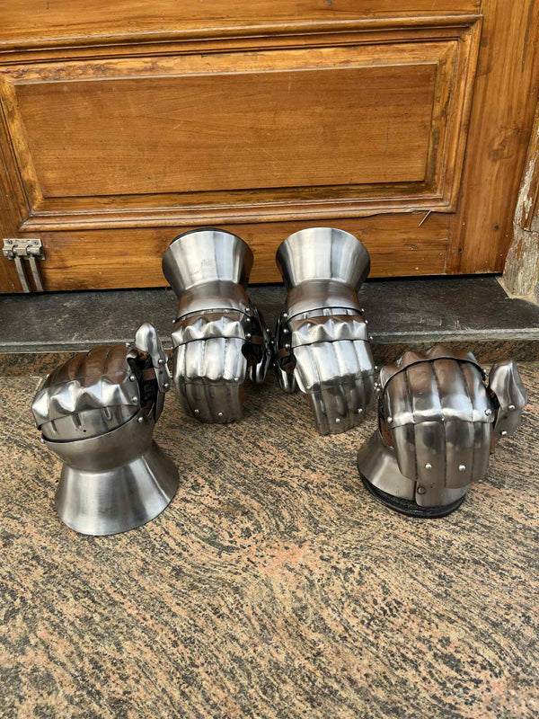 Gauntlets – Iron Beetle Armory